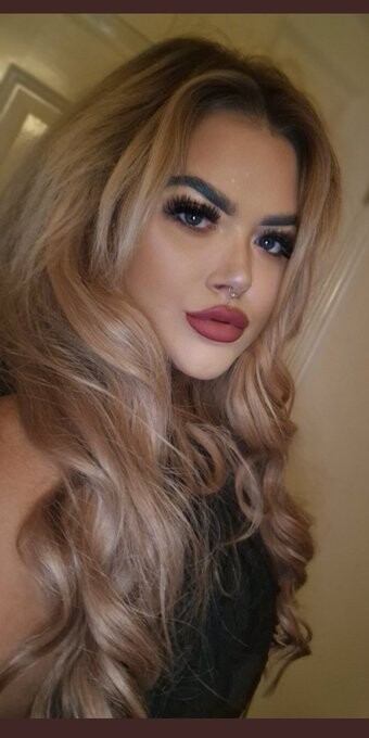 Mistress Laura Coats | FINmessage