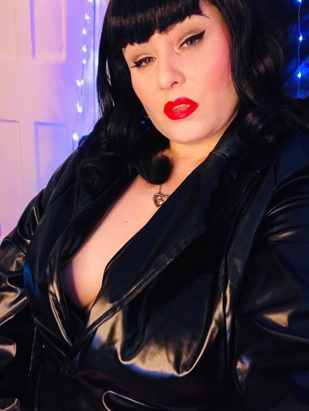 TheDeviantDomme | FINmessage