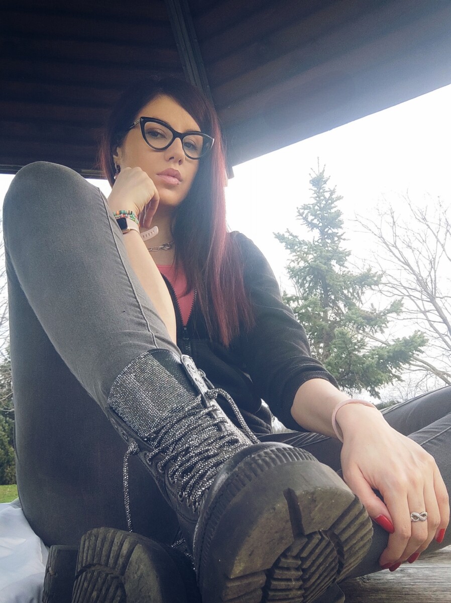 LadyAlexa | FINmessage