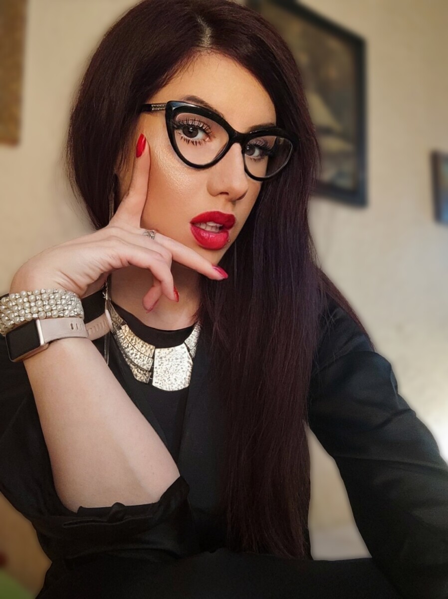 LadyAlexa | FINmessage