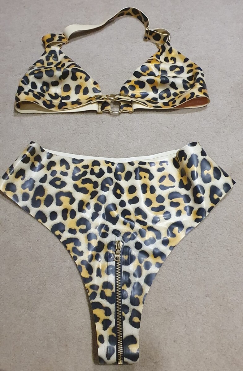 Rubber Diva Miss Lucy | FINmessage