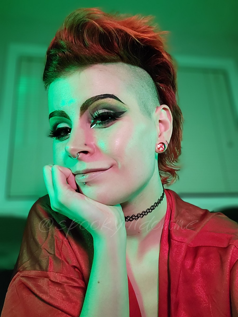 Queen Vee | FINmessage