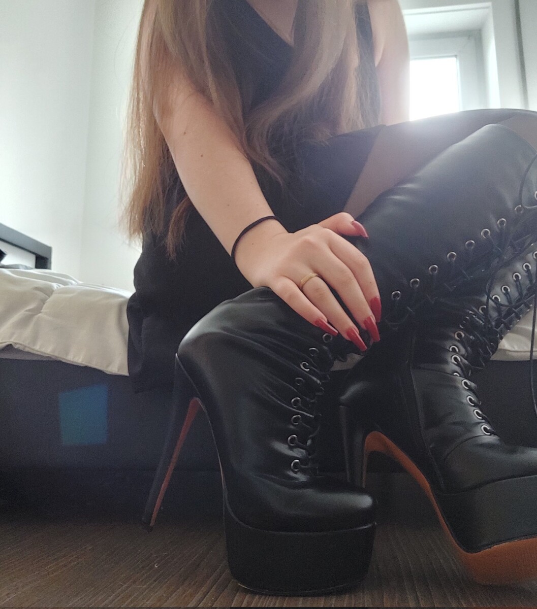 Findom Herrin Elli | FINmessage