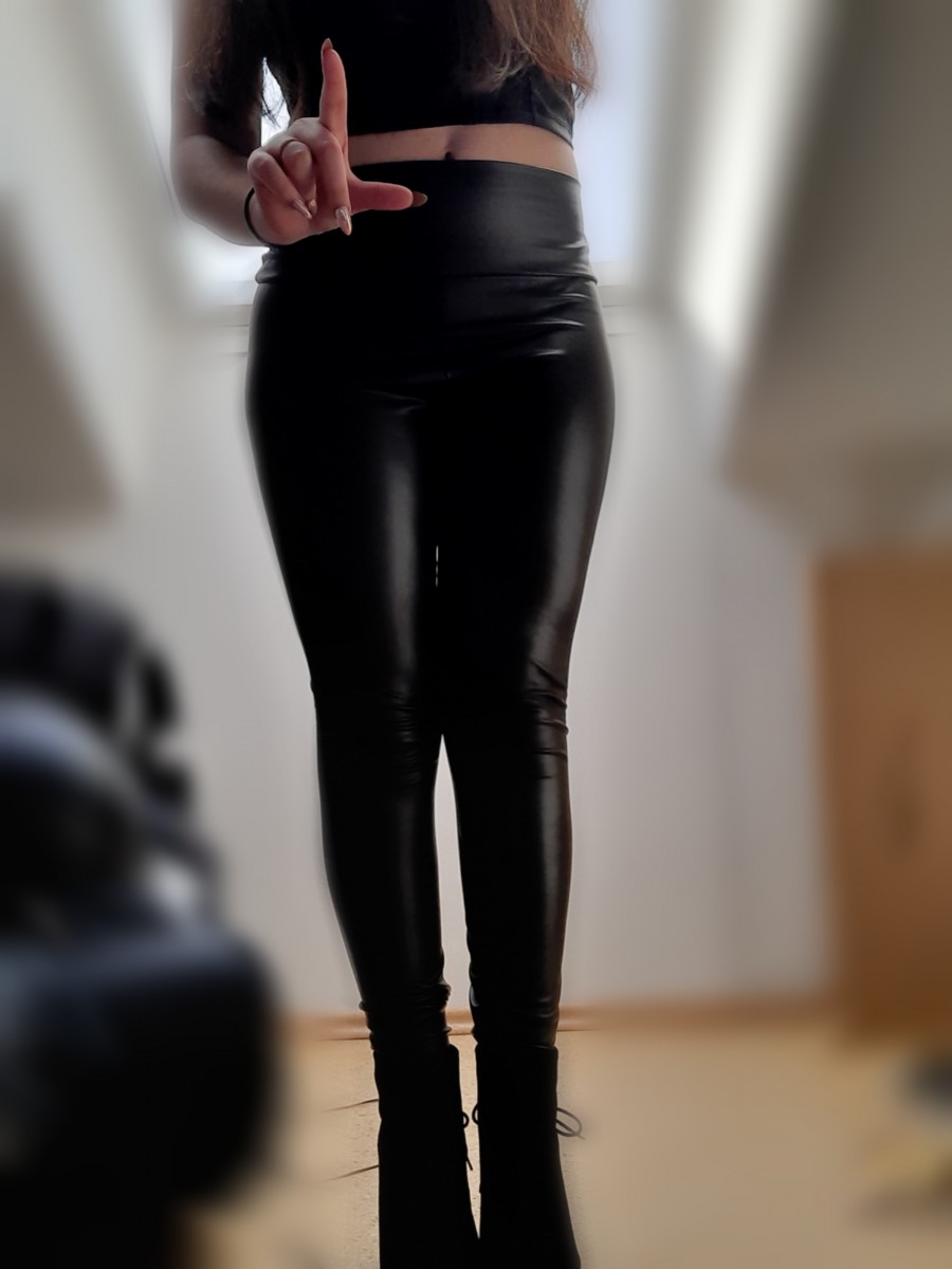 Findom Herrin Elli | FINmessage